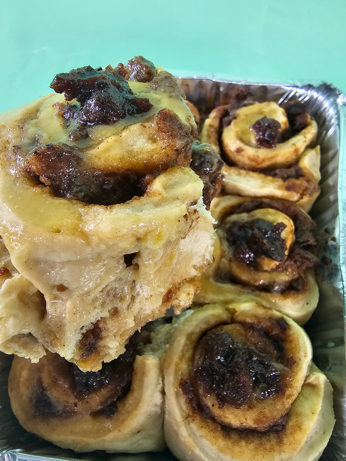 DELUXE STICKY DATE SCROLLS WITH BRANDY SAUCE 6pk | Automatic Bakery